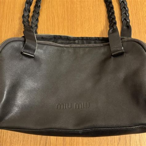 Продам сумку натуральная кожа Miu Miu купить в Москве цена 2 200 руб дата размещения 09 11