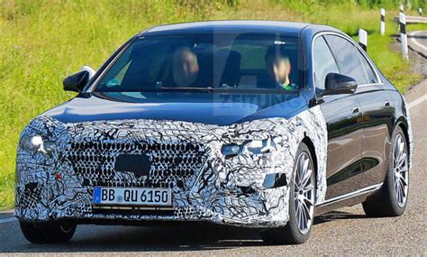 올 하반기 출시되나 삼각별 담은 벤츠 S클래스 페이스리프트 포착