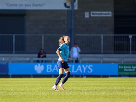 London City Lionesses full-back Neville signs new one-year deal - WSL ...