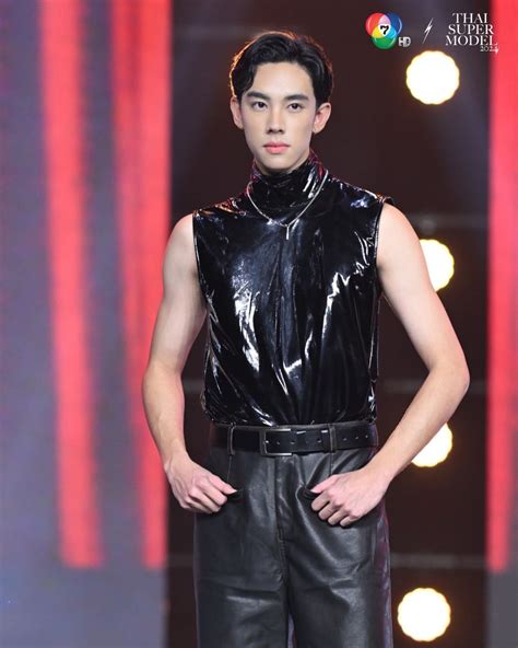 ข่าวภาพบรรยากาศ Fashion Show The Ultimate Figure ของสาวสวย หนุ่มหล่อ