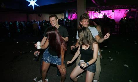 Bailes Funk São Cancelados Na Rocinha Devido à Ocupação Da Comunidade