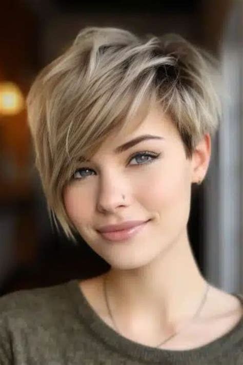 35 Famous Pixie Bob Haircuts For Women To Try This Season