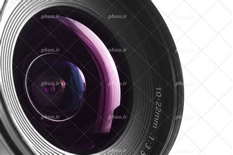 عکس با کیفیت دختر با یک دوربین در دست در حال عکس گرفتن عکس با کیفیت و