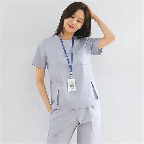 유니폼전문 대표브랜드 샵피라입니다 병원 유니폼 포즈 모델 포즈