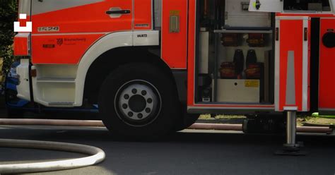 소화전 옆에 주차된 빨간색과 흰색 소방차 사진 Unsplash의 무료 브라운슈바이크 이미지