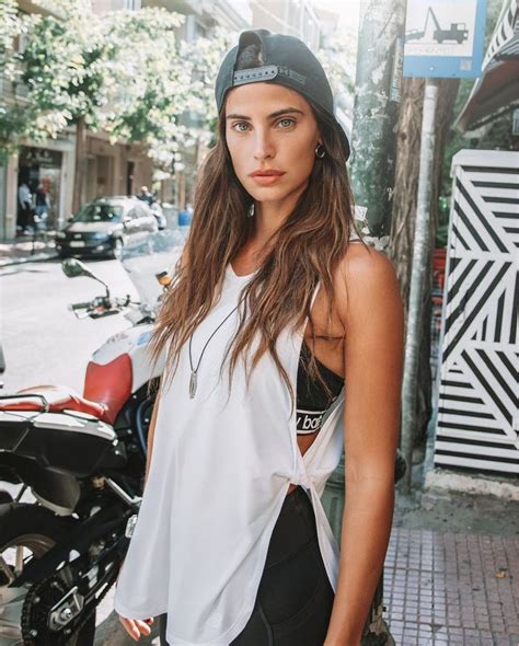 Christina Bompa Scrolller