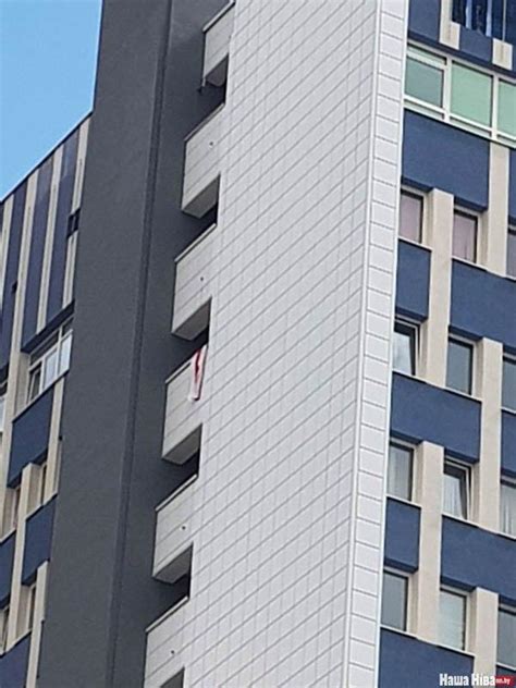 Один из работников БТ вывесил бело красно белый флаг Новости Беларуси Хартия97