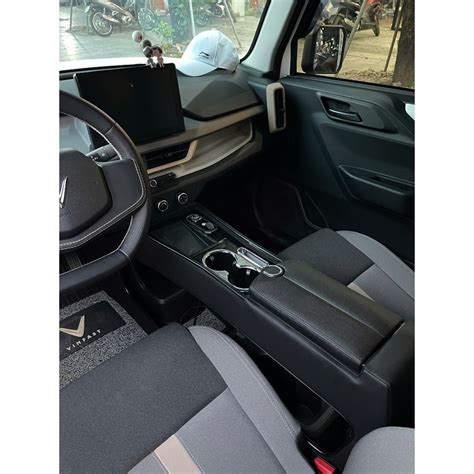 Bệ Tỳ Tay Phi Thuyền Vinfast Vf3 Có Sạc Không Dây Hàng Cao Cấp Phụ