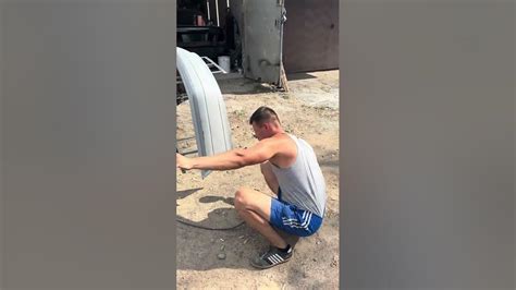 Покраска автомобиля на улице кузовнойремонт покраскаавто юмор прикол смех позитив топ