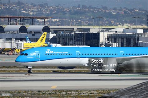 Klm Boeing 787 Aircraft Landed At Los Angeles International Airport 照片檔