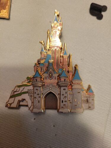 Disney Jumbo 3d Pin 2003 Disneyland Paris Castle Cast Member Exclusive