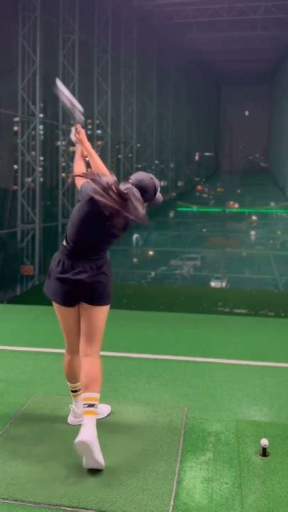 탄력있는 아이언샷👍👍shorts Golf Golfswing 골프스윙 필드 이쁜스윙 Youtube