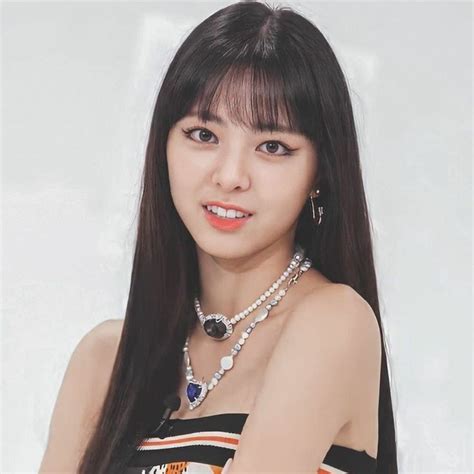 Pin On Itzy Pretty Woman Itzy Pretty