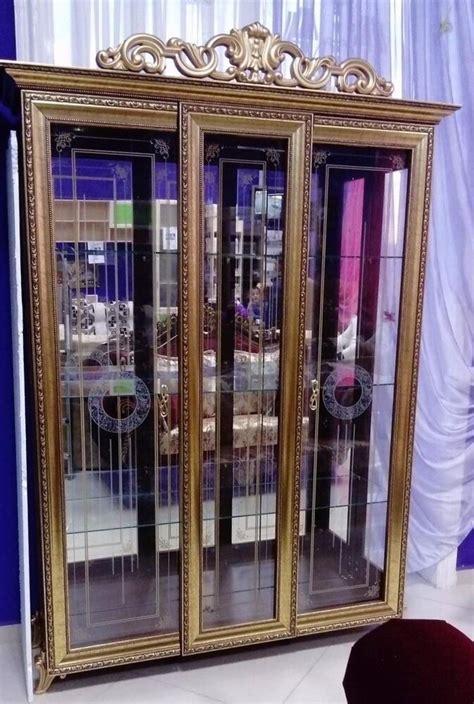 Купить Шкаф витрина 3 х дв ГВ 04 Версаль в Ростове на Дону отличные цены на шкафы витрины