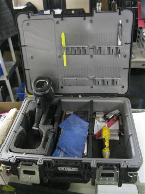 Flir Thermal Imaging Unit W Box And Access