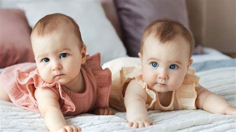 Mom Leaves People Horrified By Giving Twin Girls ‘literally The Same