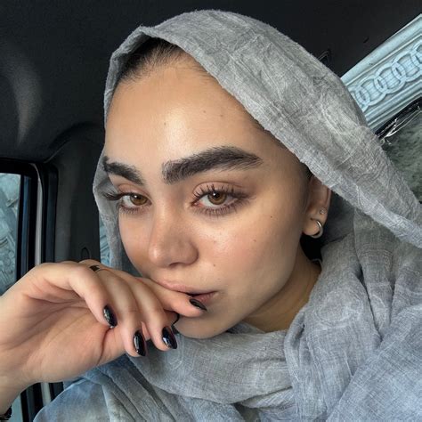 ‎محیا امیدبیگی‎ ‎دنیای آدما باهم فرق میکنه چـطور میتونی مقایسه کنی