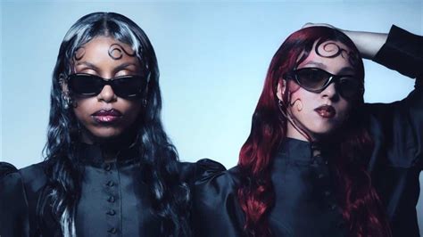 Il Y A Une Vraie Force Dans Lunité Nova Twins Lâche Piranha Et