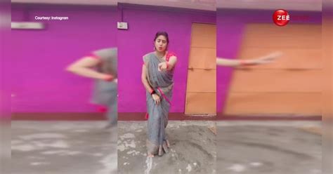 Sexy Bhabhi Dance On Bollywood Song Dil Vil Pyar Vyar In The Courtyard