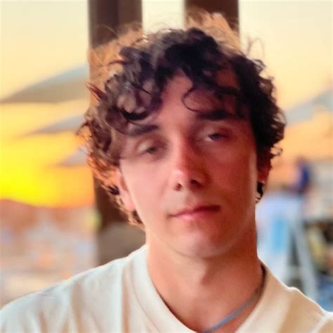 Pierfrancesco Pierfrancescobenedetti • Threads Say More