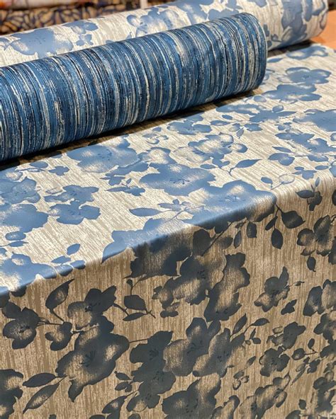 خرید اینترنتی پارچه ملحفه ای نخ پنبه گلدار و راه راه رنگ آبی سورمه ای