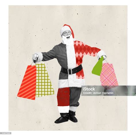 현대 미술 콜라주 많은 쇼핑백을 들고 있는 산타클로스의 이미지를 입은 쾌활한 노인 쇼핑 시간 쇼핑에 대한 스톡 사진 및 기타