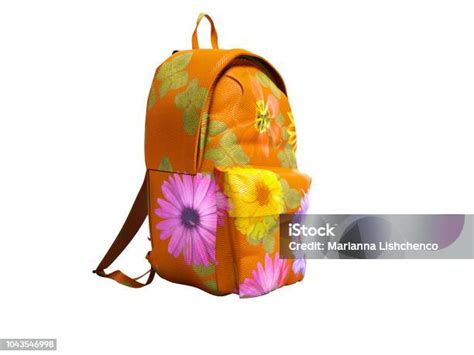 소녀와 꽃으로 십 대에 대 한 학교에서 현대 오렌지 가방 절연 흰색 배경에서 3d 렌더링 그림자 0명에 대한 스톡 사진 및 기타 이미지 Istock