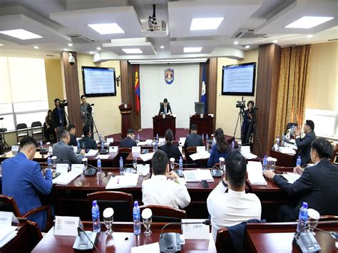 Оюутан нийтийн тээврээр сард 44 удаа үнэгүй зорчино Isee Mn