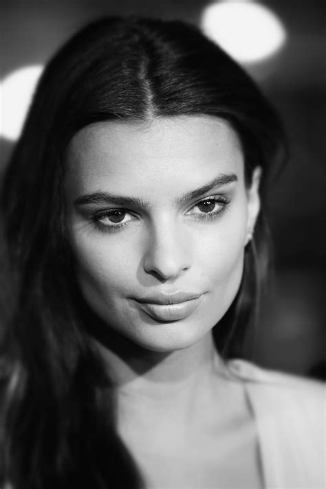 Emily Ratajkowski Hd Photos And Wallpapers Hd Photos