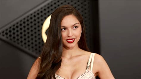 olivia rodrigo reveals oddly specific question she asks on a first