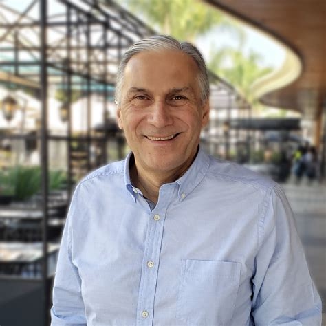 César Castillo Exitoso Exalumno De La Escuela De Psicología Uniacc Comparte Su Experiencia