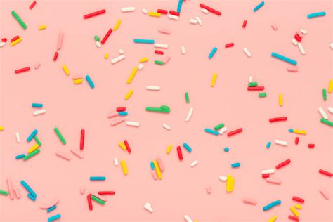 디자인 배너 포스터 전단지 카드 엽서 커버 핑크 위에 브로셔의 배경에 대한 다채로운 뿌려의 현대적인 트렌디 한 패턴 곡초류에 대한 스톡 사진 및 기타 이미지 Istock