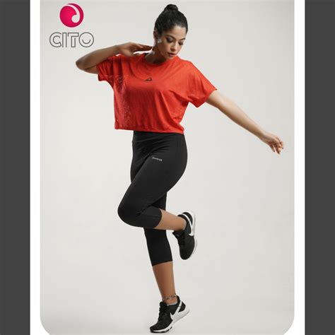 ست ورزشی زنانه کراپ و لگ