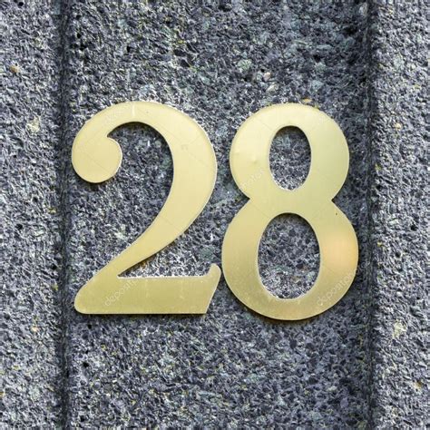 Imágenes del numero 28 número 28 Foto de stock papparaffie 37306445