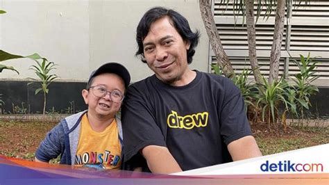 Intip Koleksi Jam Tangan Komeng Dipuji Jabatan Senator Selera Humble