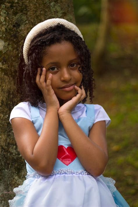 Ensaio Fotogr Fico Alice No Pa S Das Maravilhas Couple Photos Photo Couples