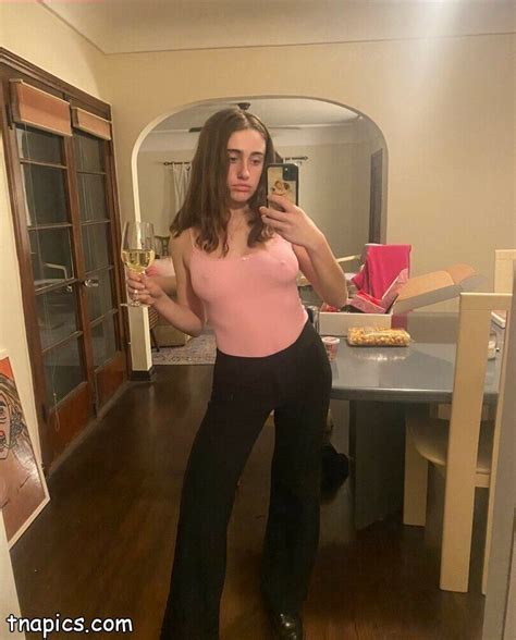 Rachel Sennott Nude Top Nude Actors