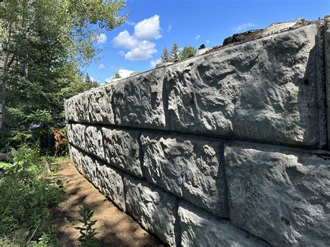 2x2x4 Concrete Block Retaining Walls
