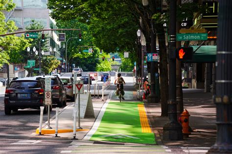 Loading Platforms A Big Upgrade For Sw Broadway Bikeportland