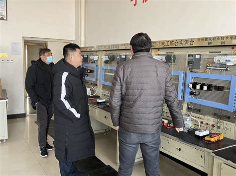 智能制造学院开展实验实训室安全卫生检查