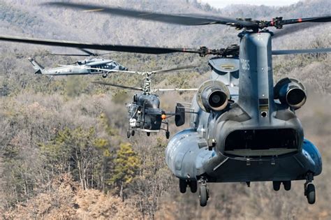 15분 내 얼음물 속 전우를 구조하라… 공군 항공구조사 혹한기 훈련 파이낸셜뉴스