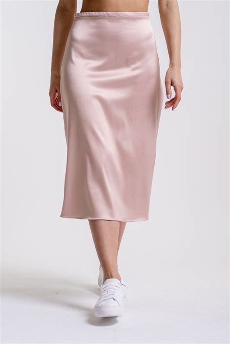 Атласна спідниця міді світло бежевого кольору купити в інтернет магазині Аржен