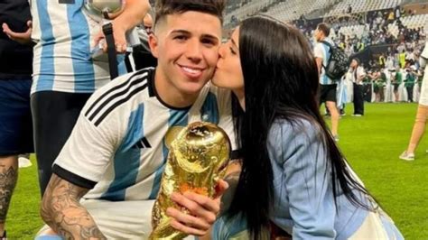 El Pol Mico Pedido De Enzo Fern Ndez Que Termin En Una Guerra Con Su Ex El Esquiu