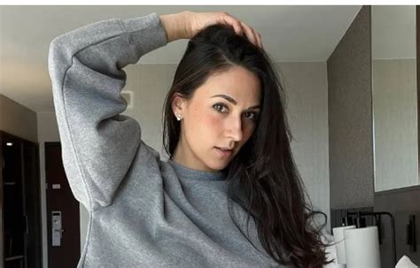 Sarah Illustrates Age Career Family Net Worth Bio