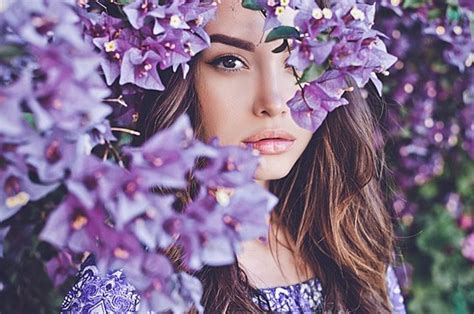 꽃으로 둘러싸인 귀여운 쥐 들쥐 사진 배경 일러스트 및 사진 무료 다운로드 Pngtree