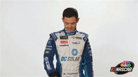 Larson Salt Bae  Larson Salt Bae Sprinkling Salt Descubrir Y