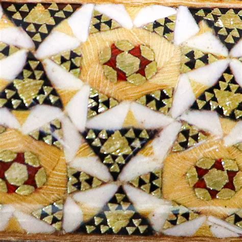 قیمت و خرید ساعت دیواری خاتم کاری مدل گرد طرح گل و مرغ برجسته کد Bl46d28 4f4