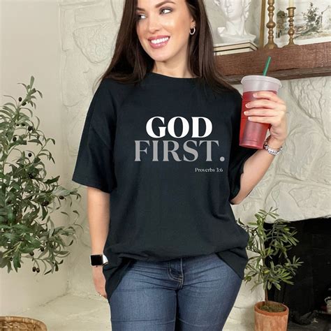 Christian Apparel Birth Of Jesus T I Love Jesus Prayer Jesus