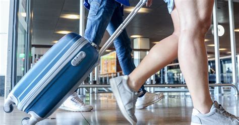 ¿qué Maleta Se Puede Llevar En El Avión Sin Facturar Medidas Y Pesos