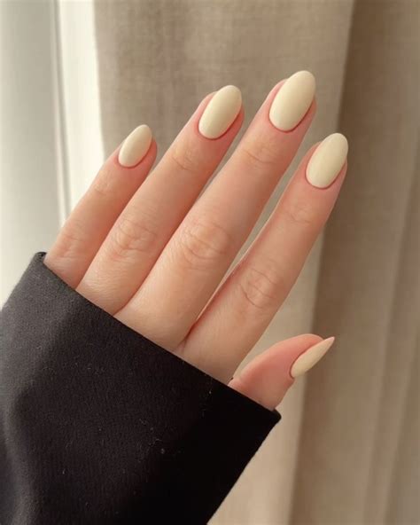 Uñas Cortas De Colores French Cuadradas Almendra Efecto Perla Para Ser La Más Elegante Y
